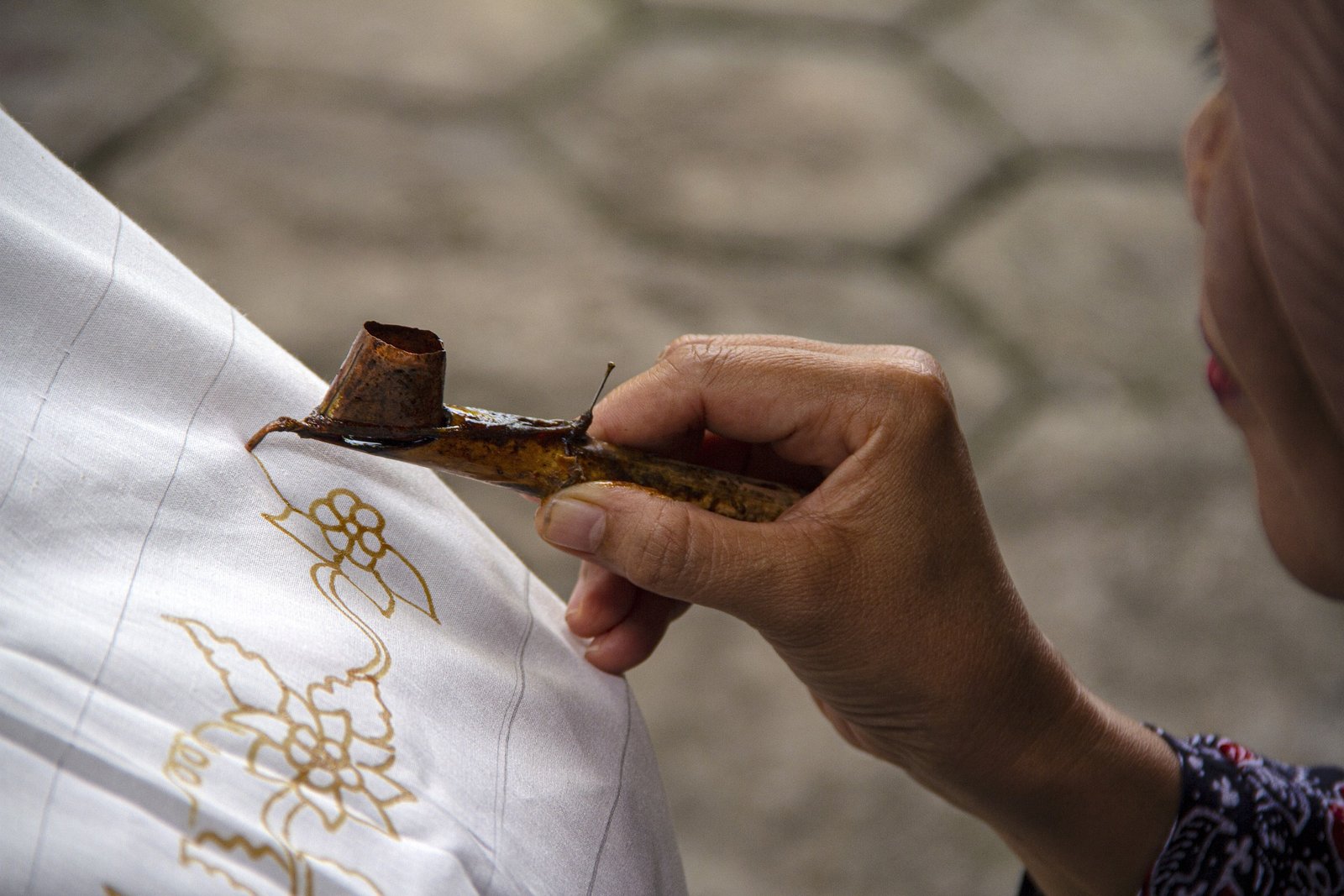 Kenalan dengan Kain Tradisional Khas Indonesia, Yuk! - Muffingraphics.com